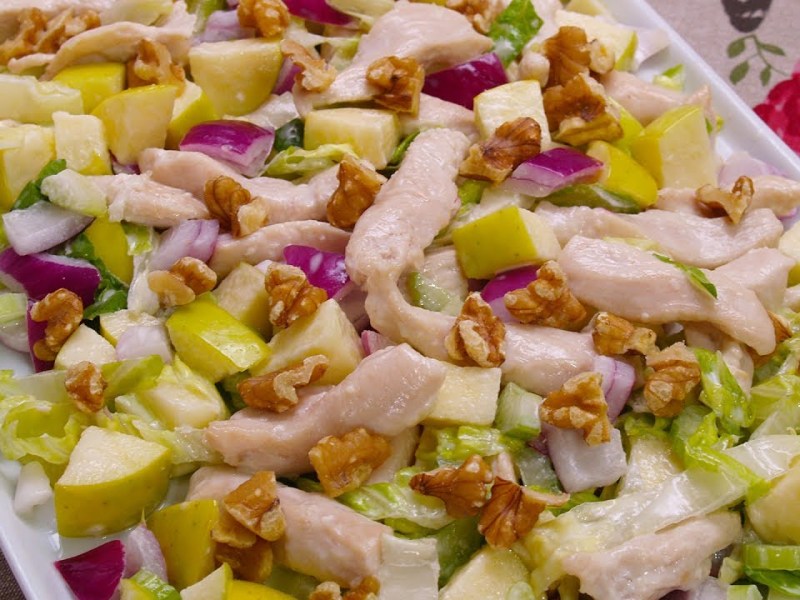 ENSALA DE PECHUGA DE POLLO Y PLÁTANO - Pedroches Gastronomía