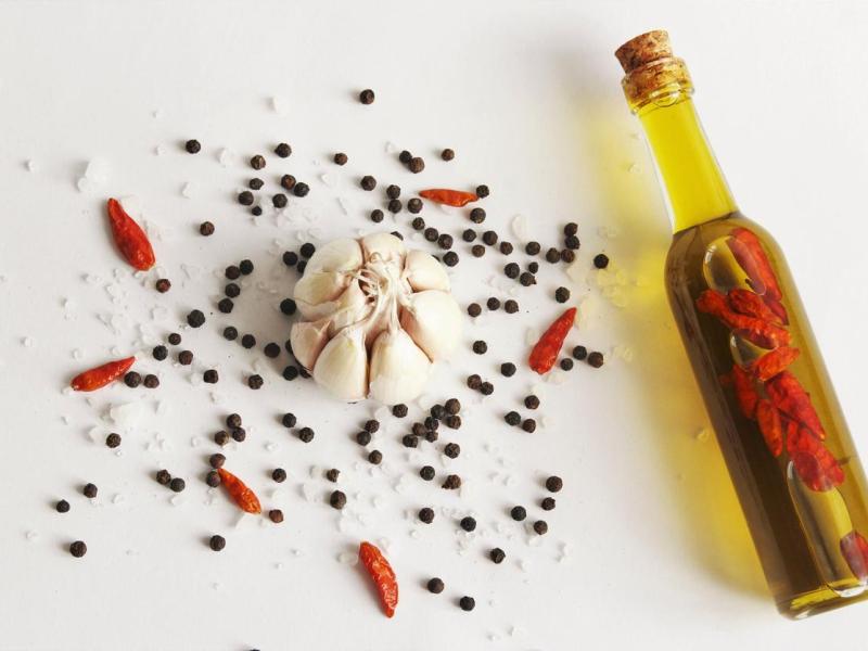 ACEITE PICANTE CON ESPECIAS - Pedroches Gastronomía